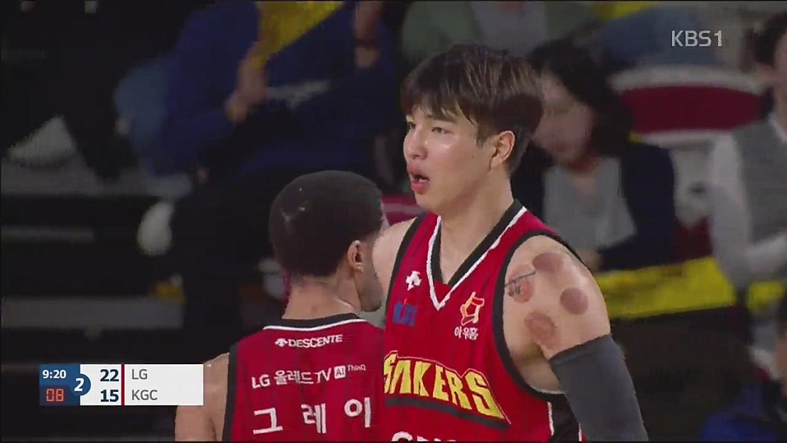 김종규 vs 오세근 ‘빅맨 격돌’…LG, KGC 꺾고 3연승 행진 - 네이버 TV