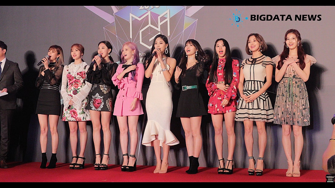 [BIG영상][4K] 트와이스(TWICE) 이쁜 애 옆에 이쁜 애 계속 이쁜 애 - 네이버 TV