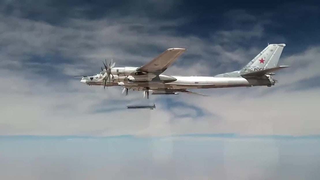 Kh-101 순항미사일을 발사하는 러시아의 TU-95MS 폭격기 - 네이버 TV