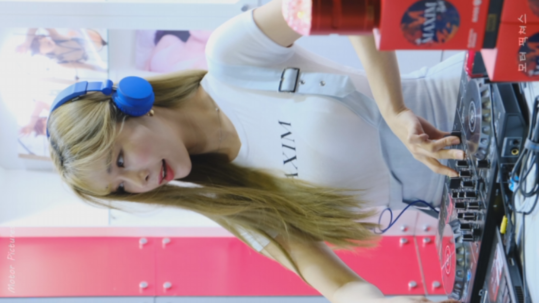 [4K] 2019 서울모터쇼 맥심걸 한수희 디제잉-2: Seoul Motor Show Maxim Girl Han DJing ...