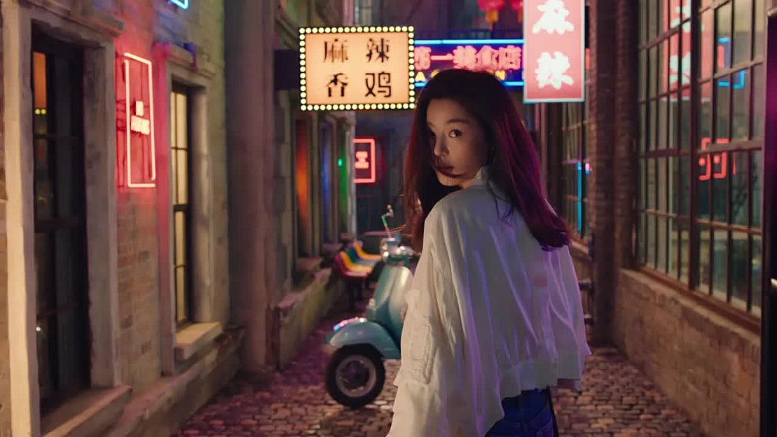 전지현(Jun Ji-hyun) BHC치킨(BHC Chicken) CF - 네이버 TV