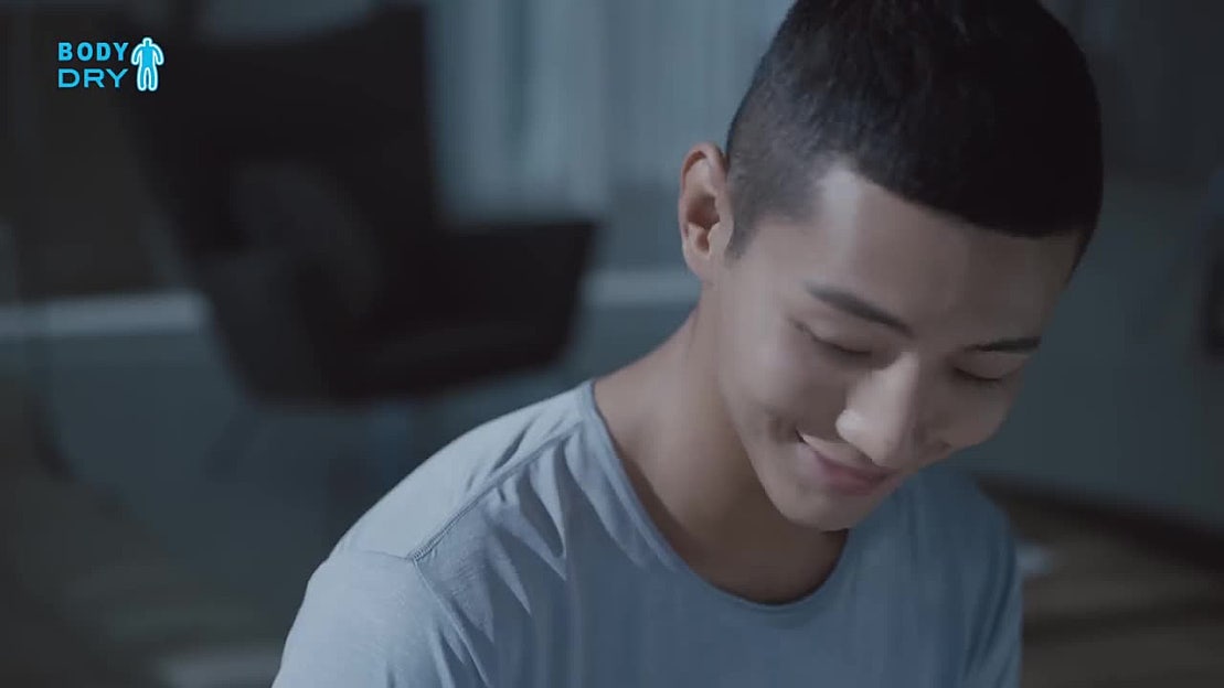 BYC 보디드라이 - 온도의 기술 편 - 지수 오빠가 여름을 시원하게 보내는 방법#오늘의광고#CF - 네이버 TV