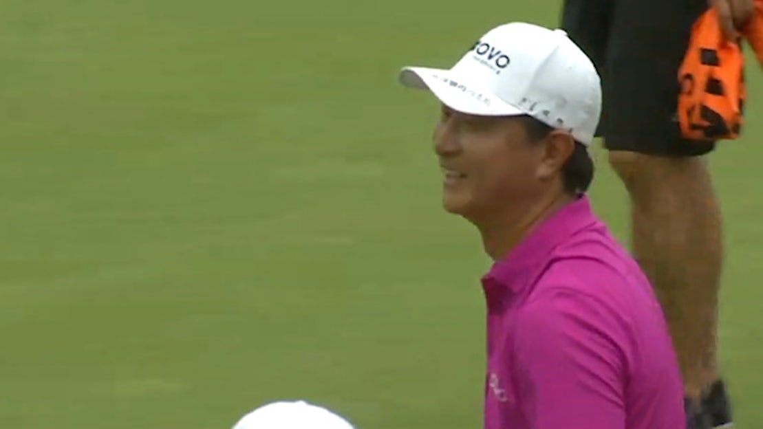 롱퍼트를 버디로 연결하는 황인춘 [KPGA선수권 A-ONE 1R] - 네이버 TV