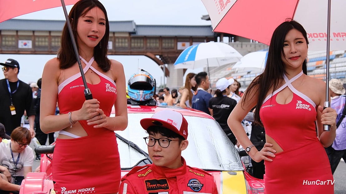 [4K] 2019-6 CJ 슈퍼레이스 영암-팀 후크 모델:유리안,김세라(Super Race KIC Grid Walk Team Hooks Models) - 네이버 TV