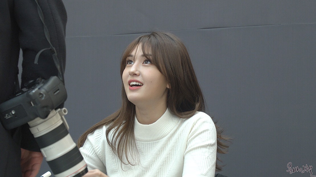 191123 전소미(SOMI) 팬사인회 직캠(fancam) - 네이버 TV