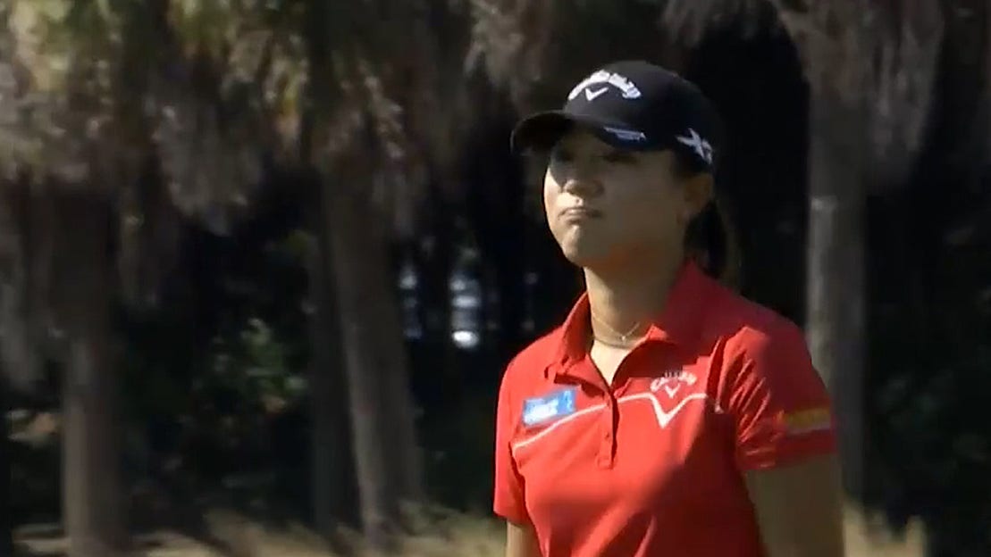 [CME 2R] 완벽한 버디 퍼팅으로 선두를 굳건히 하는 리디아 고 - 네이버 TV