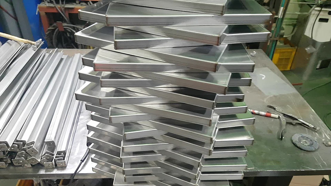 스텐구조물 제작 스테인레스 스텐 테이블 선반 및 다리제작 철제 알곤 용접 절곡 절삭 판금 스텐선반 및 스텐 테이블 제작 테이블 다리 알곤용접 주문제작 스텐케이스 스텐프레임