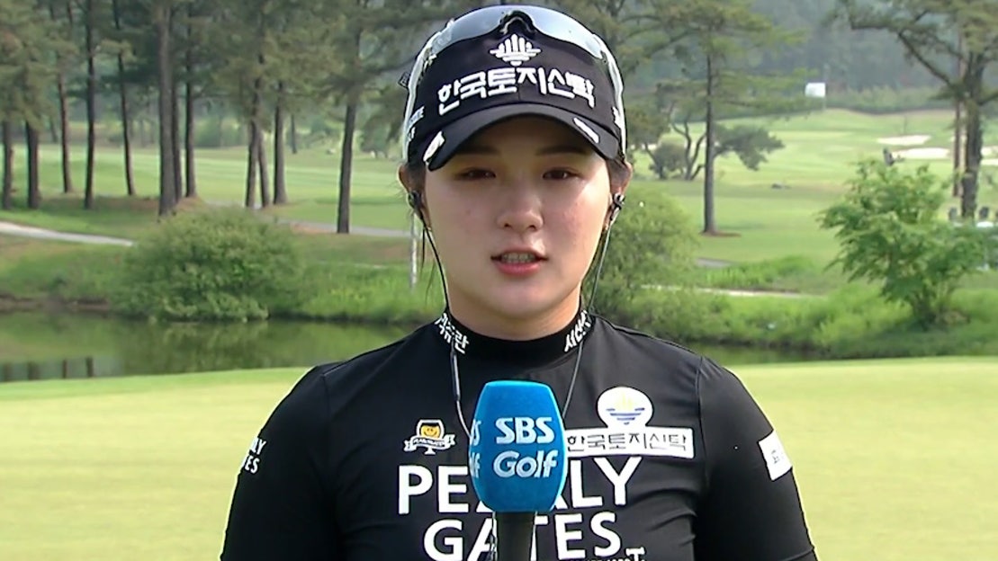 "작년 내색은 안했지만 마음이 좀 힘들었어요" 박현경 우승 인터뷰 [KLPGA 챔피언십 FR] - 네이버 TV