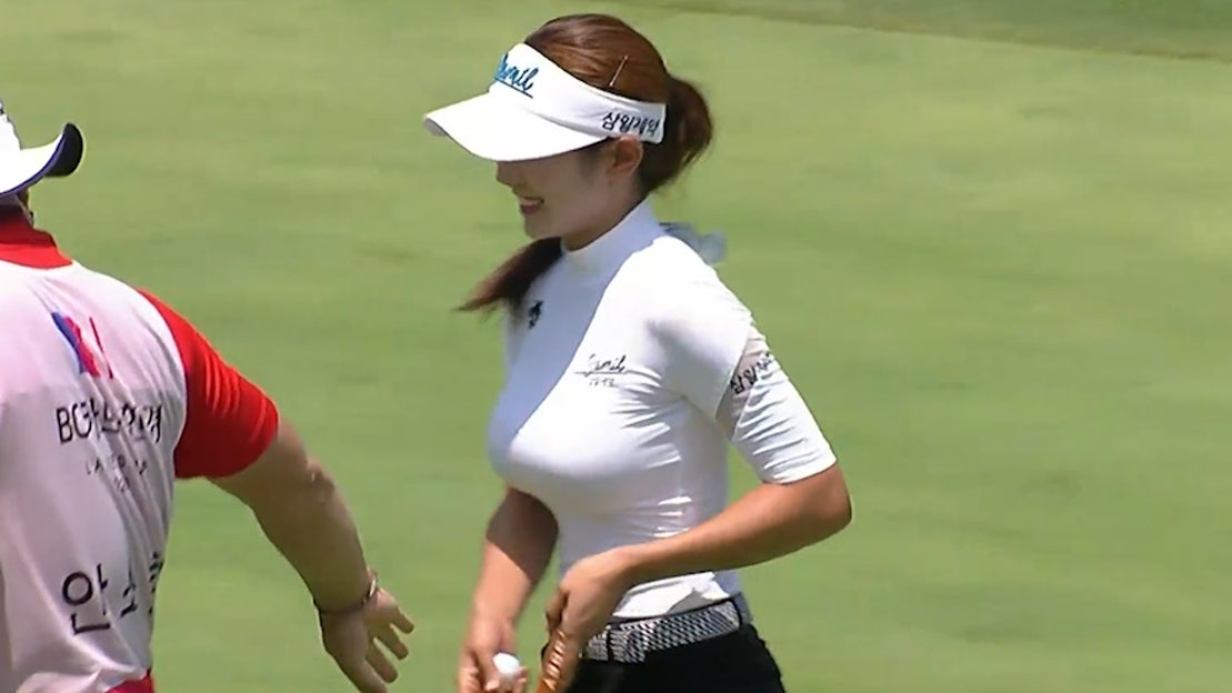 세컨샷 미스를 만회하는 안소현의 정확한 퍼트 [BC카드 · 한경 FR] - 네이버 TV