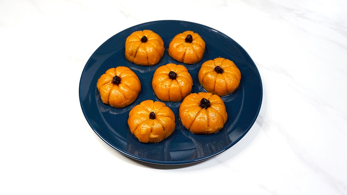 SUB)집콕 요리!집에서 할로윈 분위기 나는 호박떡 만들기How to make Korean sweet pumpkin Rice ...