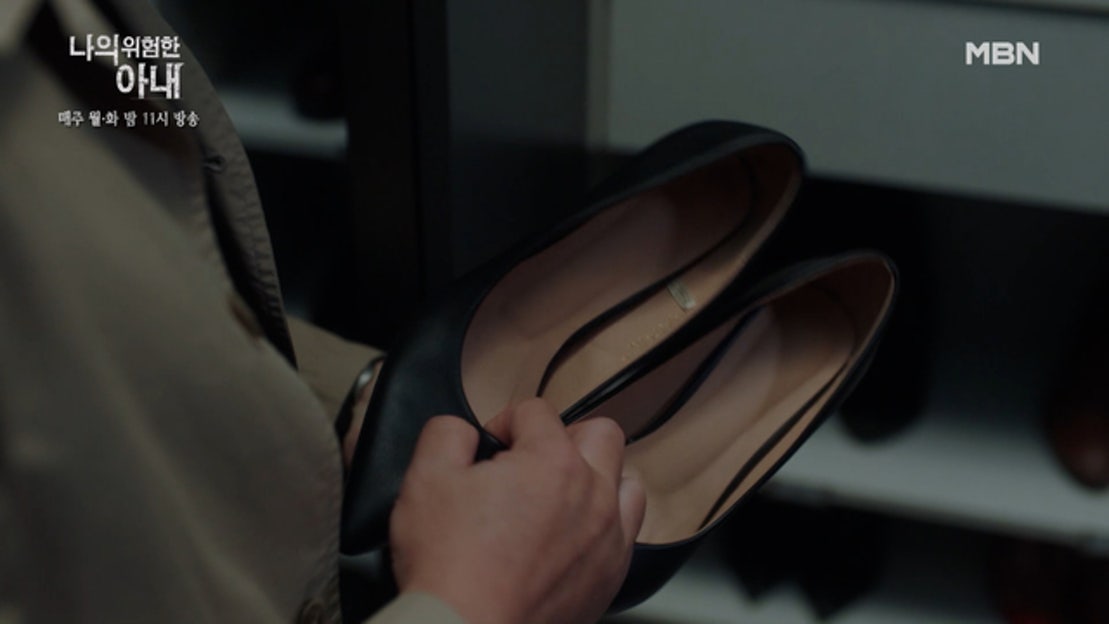 CCTV 속 유력 용의자의 구두, 김정은의 것!? 이준혁은 범인을 검거할 수 있을까 MBN 201110 방송 - 네이버 TV