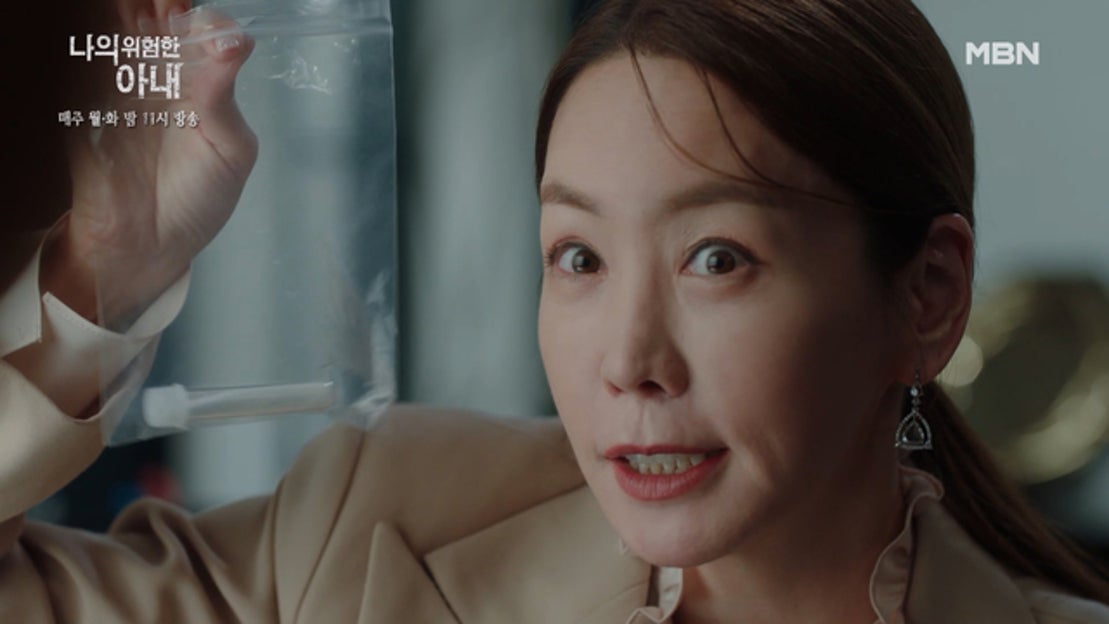 ※상상 주의※ 최유화에게 독을 전달받는 김정은. 그녀의 남편 살해 플랜은 무엇인가 MBN 201110 방송 - 네이버 TV