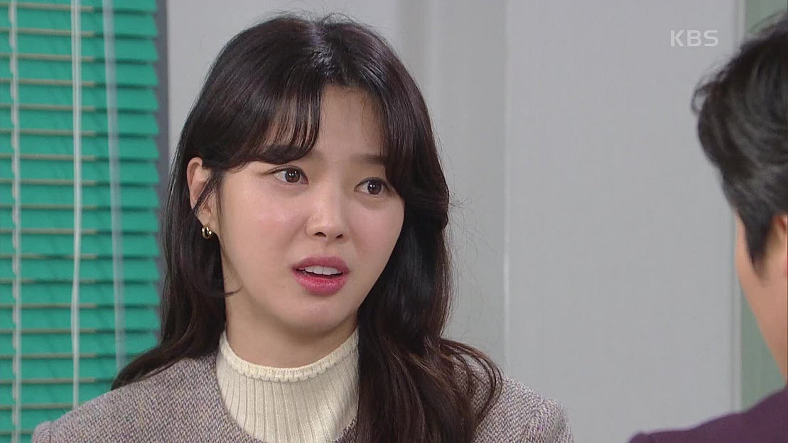 우수사원 상을 받아도 마냥 기쁘지만은 않은 엄현경 ＂나 사직서 제출했잖아...＂ | KBS 201204 방송 - 네이버 TV