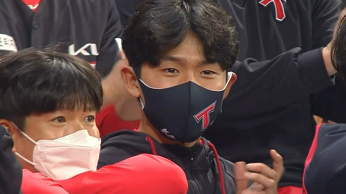 이승재HL - 어느 KBO 루키 선수의 멋진 데뷔전 - 네이버 TV