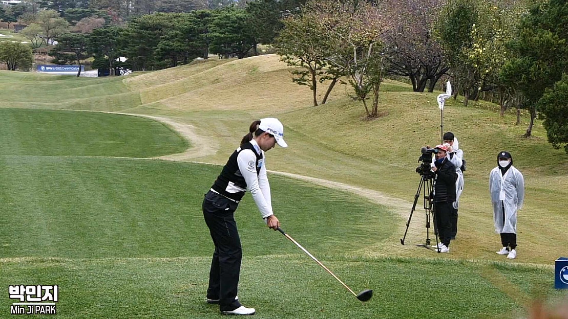 [KLPGA Swing] ‘2021 KLPGA 최고의 선수’ 박민지의 티샷 - 네이버 TV