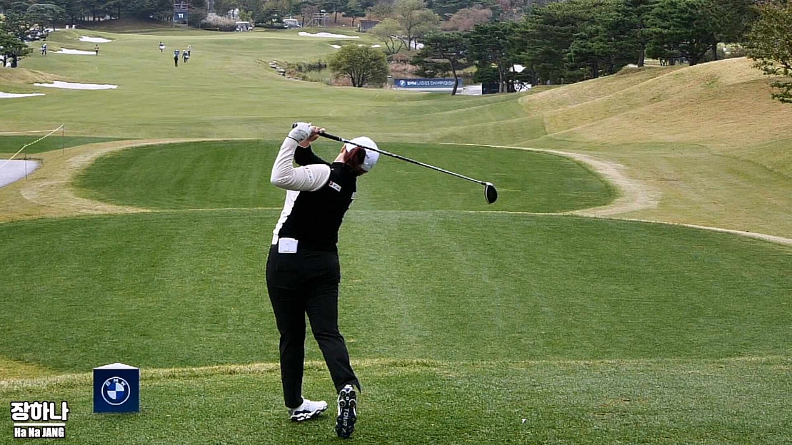 [KLPGA Swing] 파워를 겸비한 장하나의 드라이버 스윙 - 네이버 TV