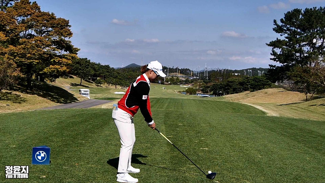 [KLPGA Swing] 정윤지의 간결한 드라이버 스윙 - 네이버 TV