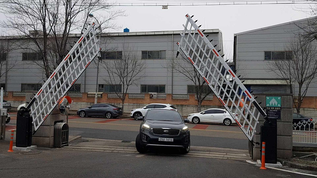 주차차단기 차량차단기 휀스형차단기 울타리차단기 사람차량 동시차단 주차관제 네이버 Tv