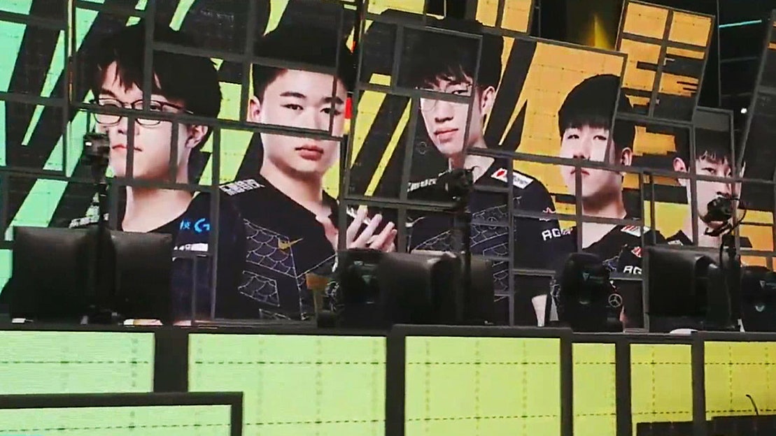 RNG-EG 녹아웃 스테이지 Day1 1세트 - 네이버 TV