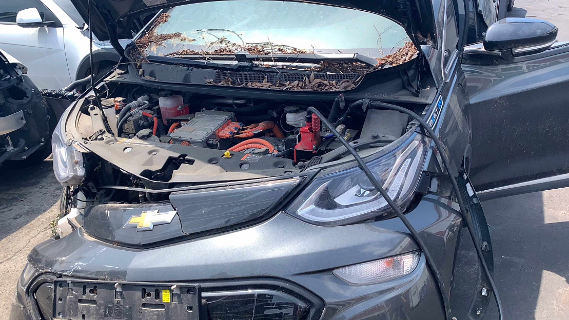 1년반 세워 둔 GM 볼트 전기차 배터리 상태는?/Status of GM Bolt EV after one and a half year parking - 네이버 TV