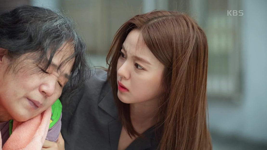 길에 쓰러진 천기사 어머니를 집에 데려다주는 남상지 | KBS 220825 방송 - 네이버 TV