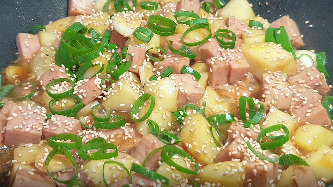 스팸 감자 볶음 / How to make stir fry spam & potato - 네이버 TV