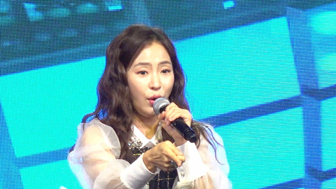 초대가수 홍자 - 까딱없어요 - No Matter Hong Ja - 성동구민 노래자랑 2022 살곶이체육공원 . - 네이버 TV