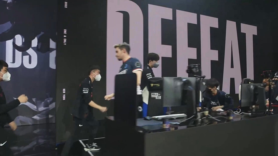 JDG-RGE 월드 챔피언십 8강 3세트 하이라이트 - 네이버 TV