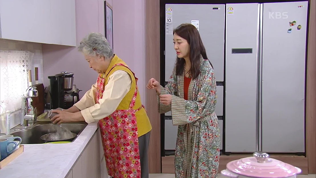 ＂제가 할게요!!＂ 정혜선이 집안일을 하자 눈치 보는 이아현 | KBS 221111 방송 - 네이버 TV