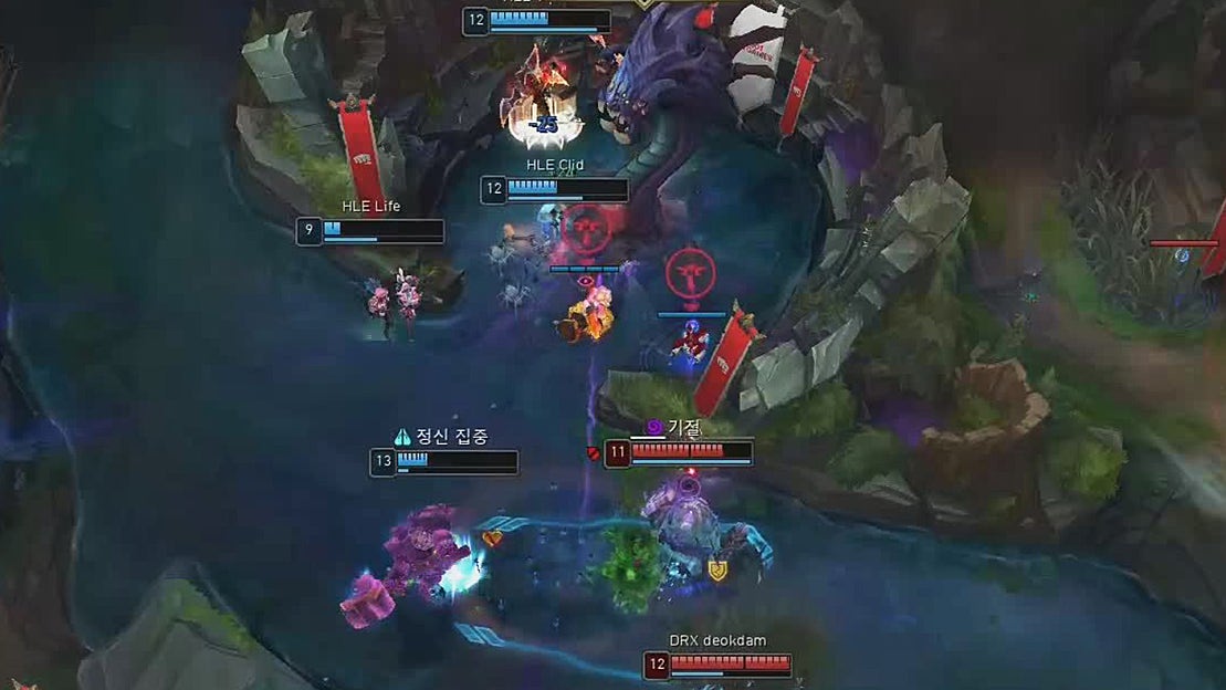 '주거니 받거니' 엄청난 혈투를 펼치는 양 팀 - 네이버 TV