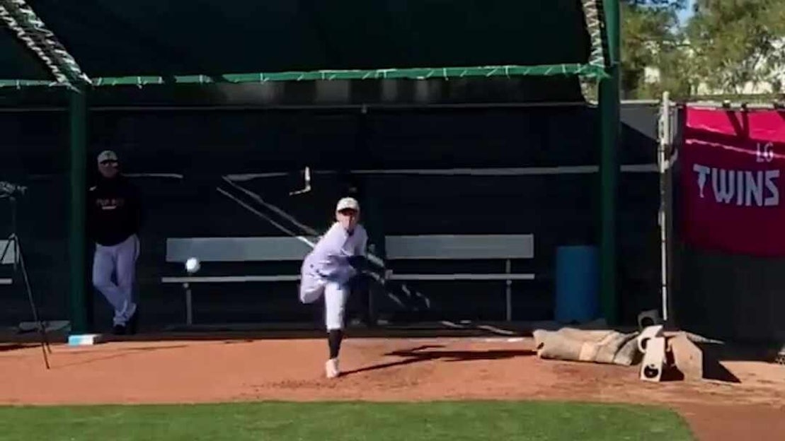 염갈량이 극찬한 신인 사이드암 LG 박명근, 150km 이상 강속구! - 네이버 TV