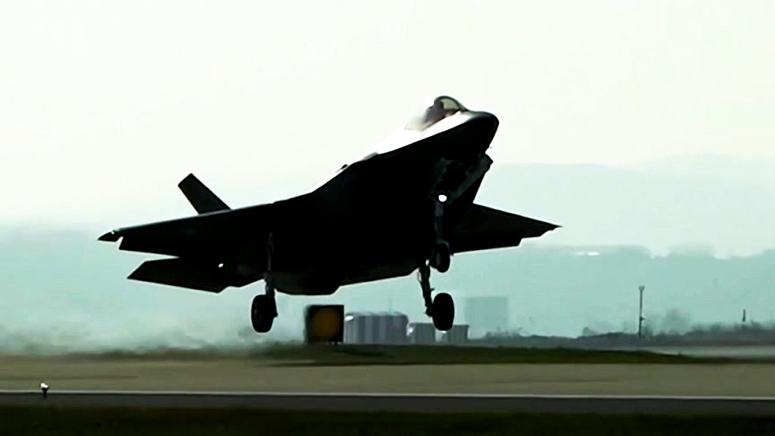 '7.3조원 투입' 3축 체계 확충...F-35A 추가·SM-6 구매 - 네이버 TV