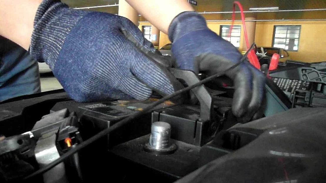 대전 더 뉴 그랜저 2.5 출고 배터리 만년동에서 델코 AGM 70L 교체 작업 - 네이버 TV