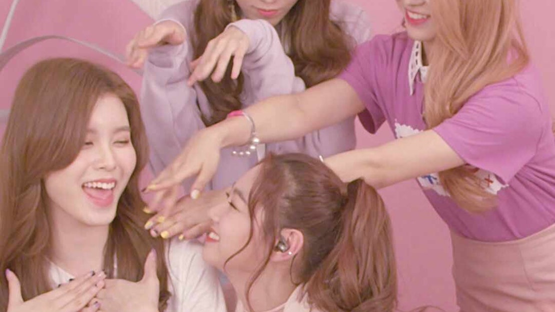 구구단 Gugudan - 나 같은 애 LIVE [세로라이브] - 네이버 TV