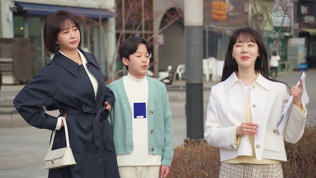 길거리에서 미술학원 홍보하는 윤다영을 창피해하는 조향기 | KBS 230405 방송 - 네이버 TV