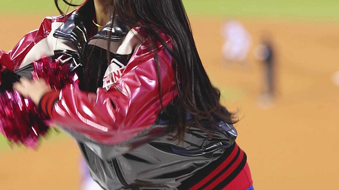 '홍창기 선수 응원' 김이서 치어리더(Kim Iseo) 쇼츠 @프로야구(LG트윈스) - 네이버 TV