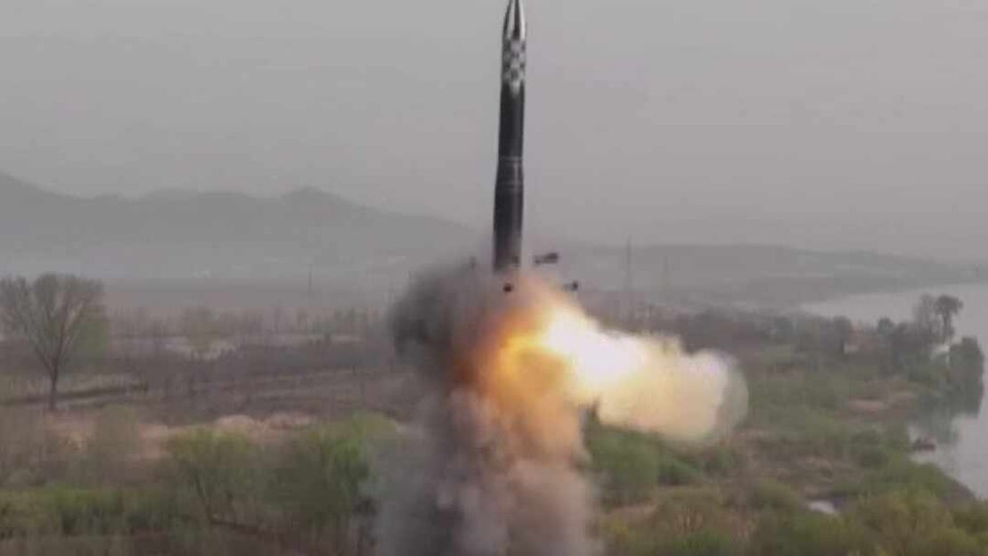 미 B-52H 전략폭격기 9일 만에 한반도로…북 '고체 ICBM' 대응 - 네이버 TV