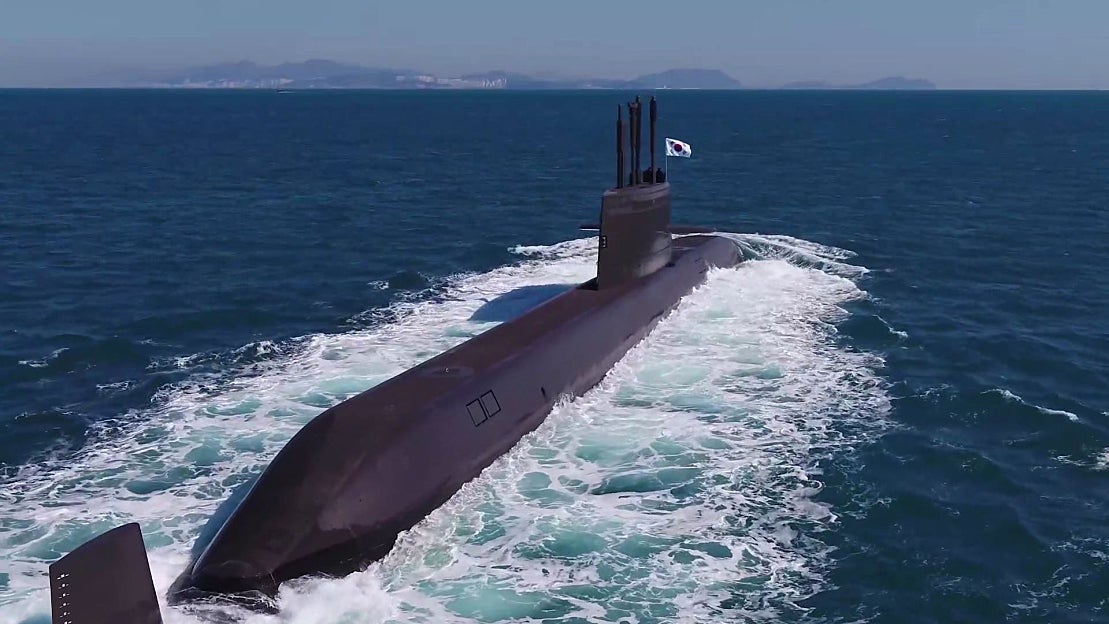 SLBM 탑재한 수중 킬체인의 핵심전력 장보고-Ⅲ Batch-I '안무함' 해군 인도! - 네이버 TV