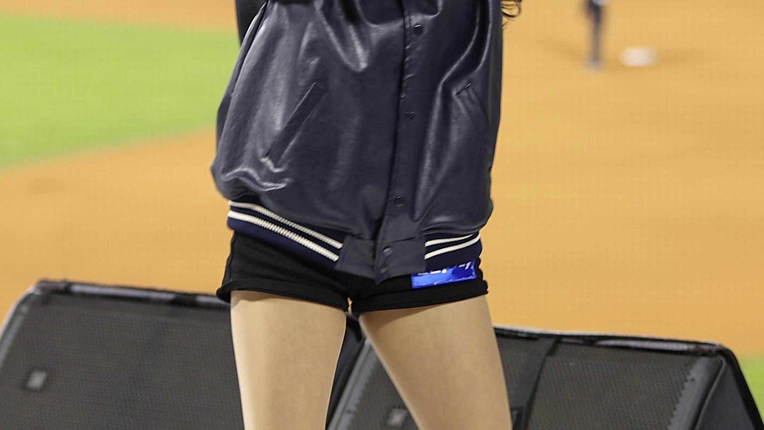 '김현수 선수 응원' 김이서 치어리더(Kim Iseo) 쇼츠 @프로야구(LG트윈스) - 네이버 TV