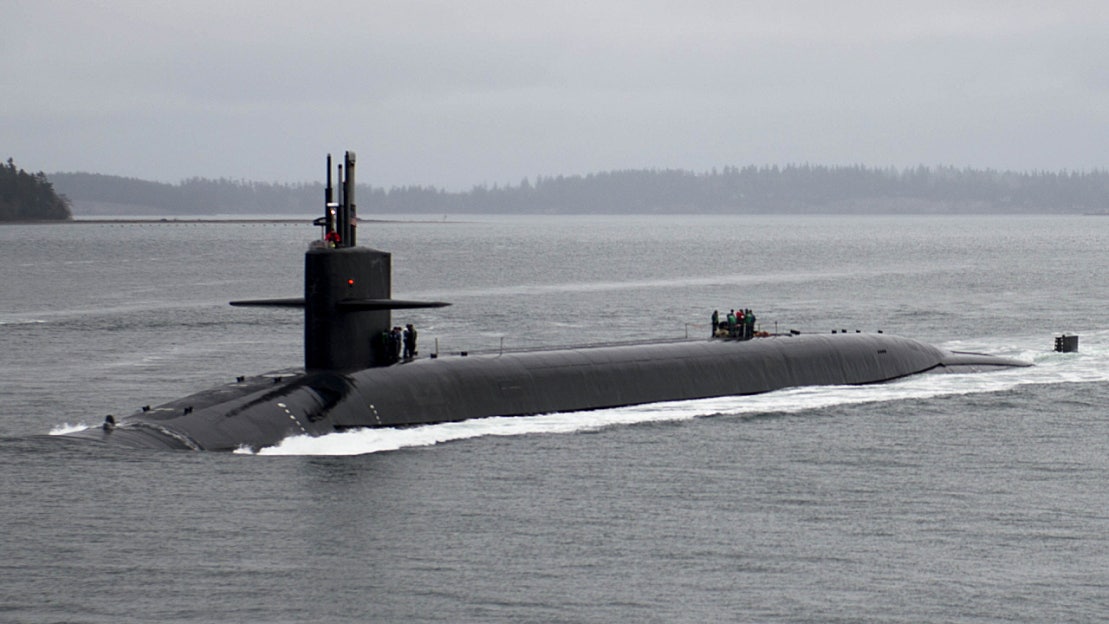 최대사거리 1만 3천㎞ SLBM을 탑재하는 미국의 핵보복 전략잠수함 펜실베니아호 - 네이버 TV