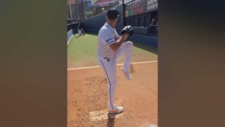 [불펜직캠] 두산 딜런 파일(Dylan File), 부상 휴식 후 잠실서 첫 불펜투구 - 네이버 TV