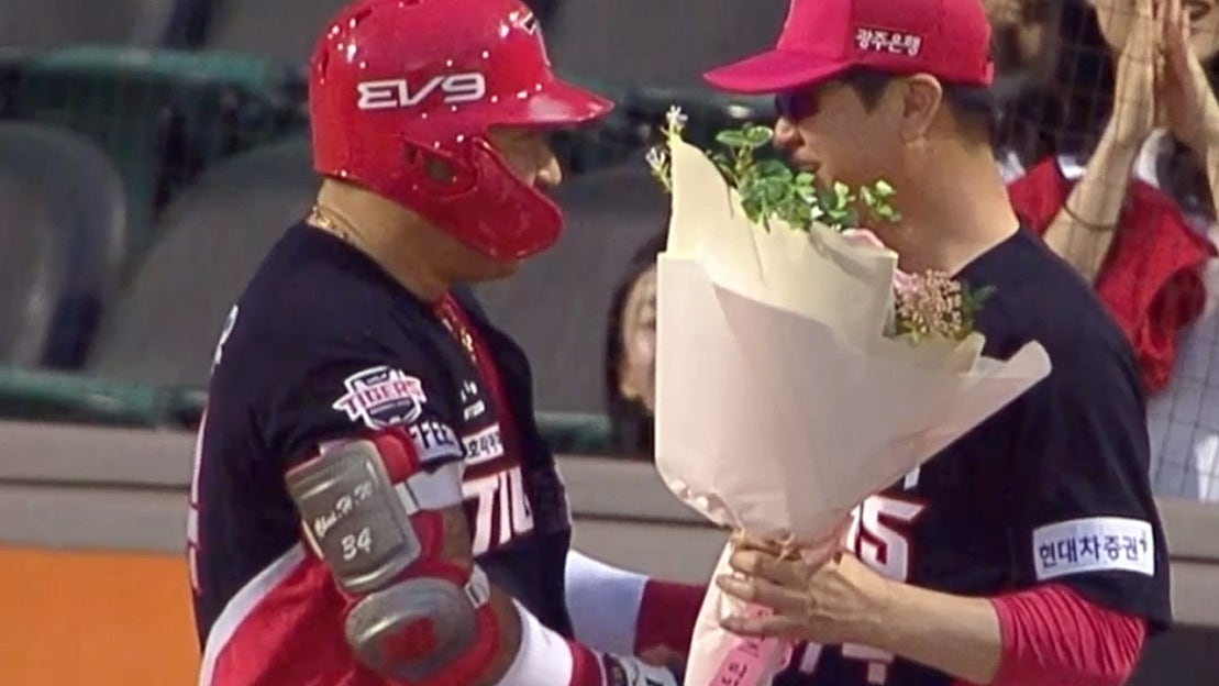 'KBO 역대 최초 1,500타점' 최형우의 역전 투런포 - 네이버 TV