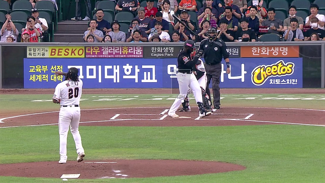 한화 1,005일 만에 5연승...LG, SSG 꺾고 선두 탈환 - 네이버 TV