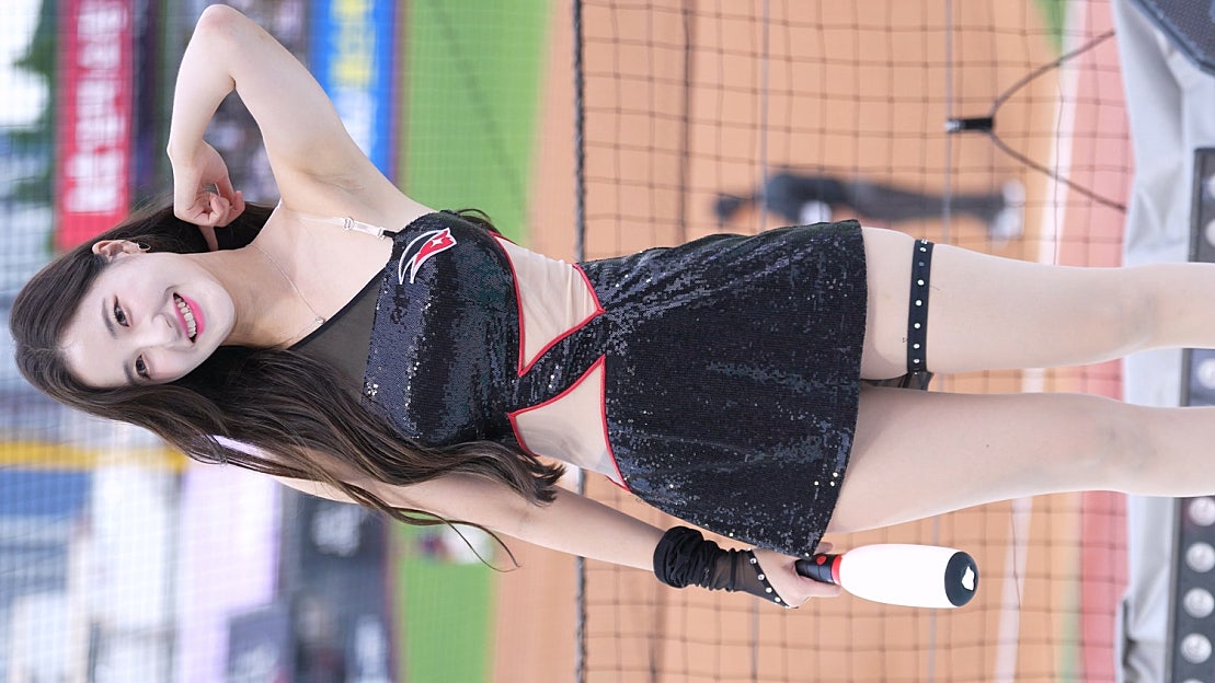 [8K] 블랙퀸 김해리 치어리더 직캠 Kim HaeRi Cheerleader fancam KT위즈 230611 - 네이버 TV