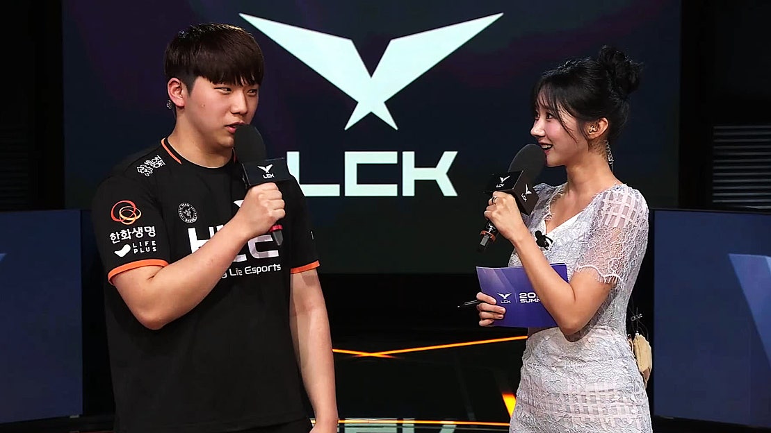 '괴물 신인 등장!' 오늘 경기 두 세트 모두 맹활약을 펼친 Grizzly 선수 인터뷰 - 네이버 TV