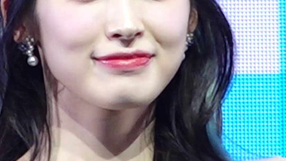 사뿐사뿐 오마이걸 아린(OH MY GIRL Arin), 청순함 그 자체 🤍 [MTN 직캠] - 네이버 TV