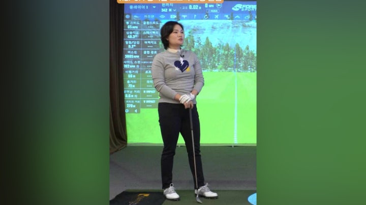 KLPGA 정희원 프로의 '페어웨이 벙커 스윙 방법' 58도 웨지 꿀팁 💛 #스윙레슨 #shorts #golf - 네이버 TV