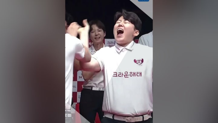 하이파이브가 너무 아파! #ShortForm - 네이버 TV