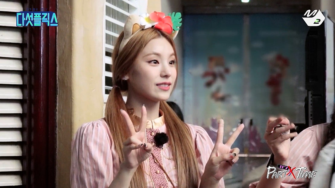 놀이공원에 뒤집어지게 예쁜 알바생의 등장이라.. | IT'z part time 하이라이트 | Ep.2 | M2 231011 방송 - 네이버 TV