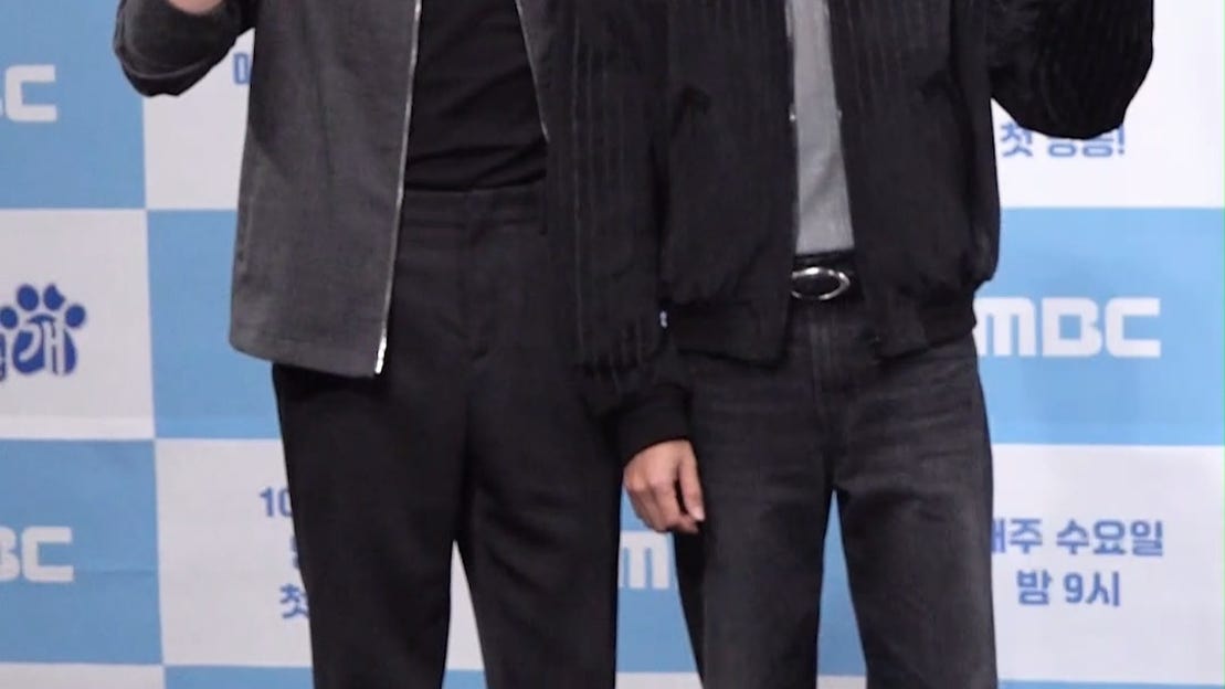 [스페셜] 차은우X이현우 ＜오늘도 사랑스럽개＞ 제작발표회 포토타임, MBC 231011 방송 - 네이버 TV